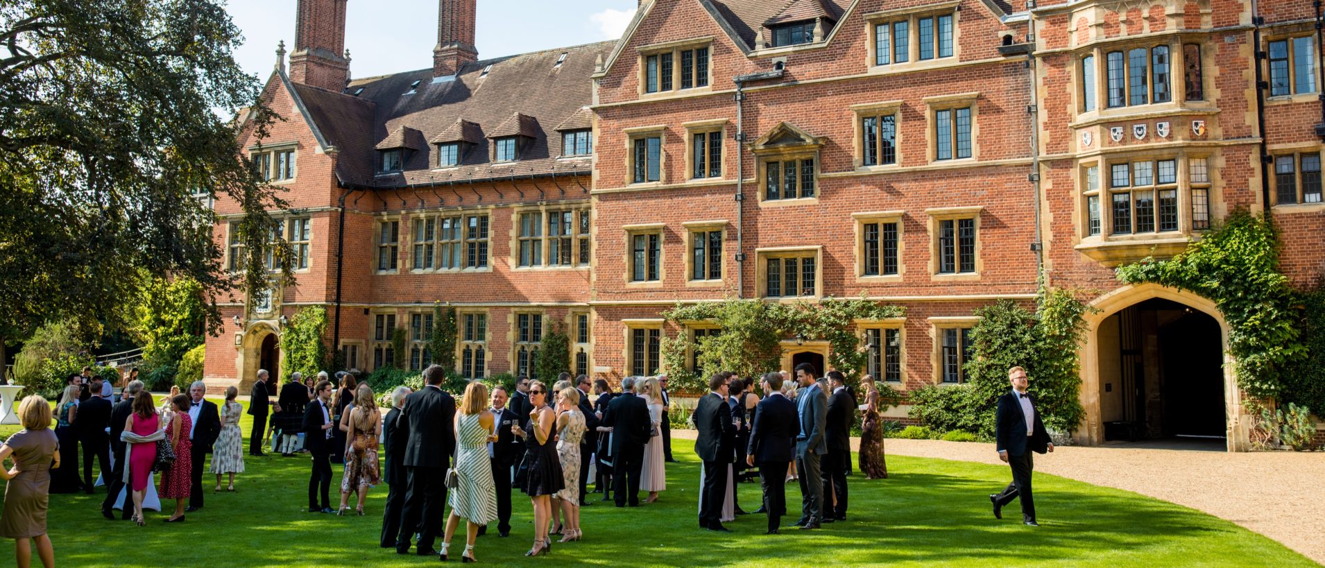 Latham Lawn & River Terrace - Trinity Hall Conferences